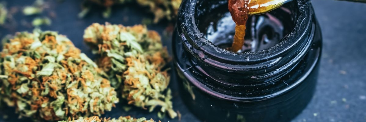 Differences Between Synthetic Cannabinoids & Natural | Risks & Benefits